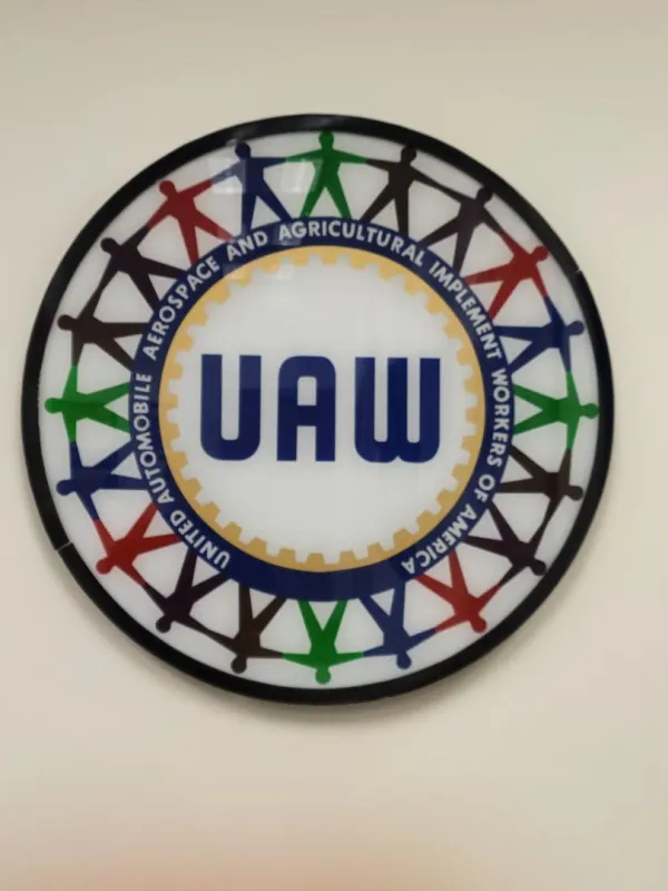 Local 887 supports our Sisters and Brothers from the UAW Auto Industry ...